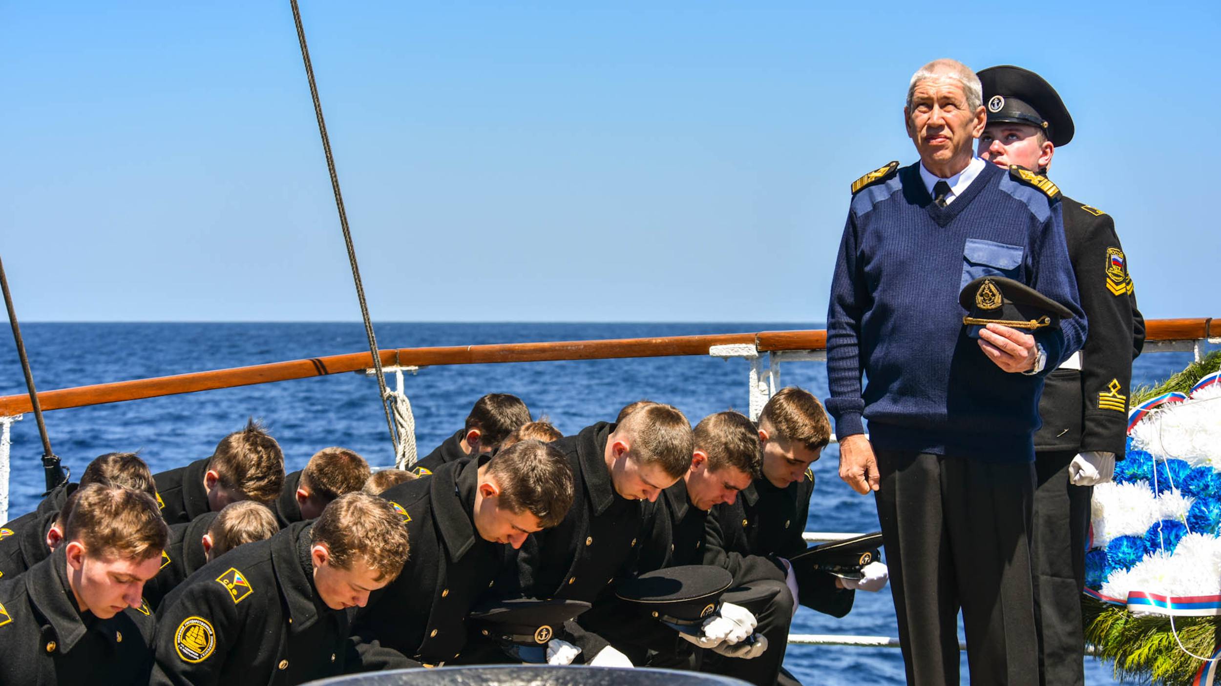 Русским морякам