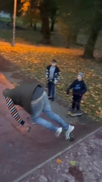 Добро пожаловать в наш скуф-парк


Покататься хочешь??