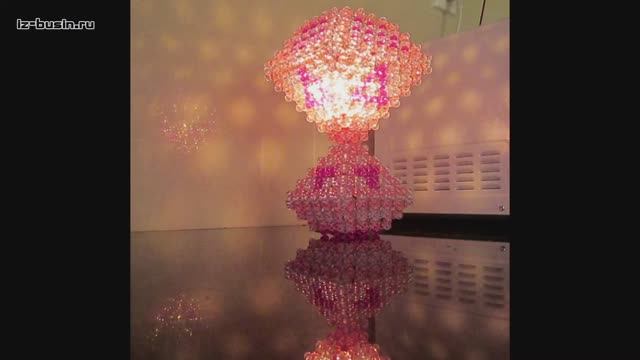 2. Маленький светильник из бусин