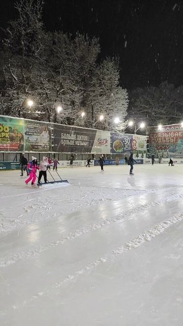 Парк Победы в Ставрополе зимой. Снегопад в Ставрополе. Отдых в Ставрополе
