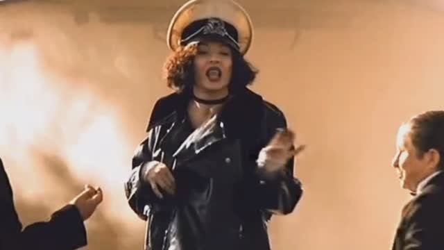 Городская сумасшедшая. Слава