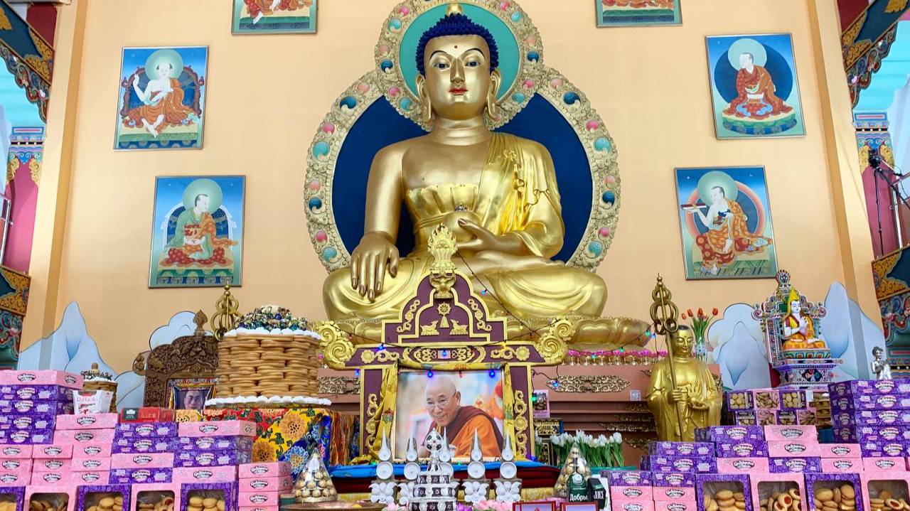 Хурал "Цедор Лхамо", начало празднования Белого месяца: "Тысячи подношений Будде Шакьямуни".