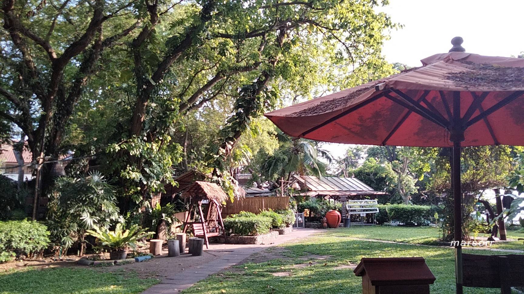 просто кафешка cabbages&condoms ч.3 двор, уютный уголок