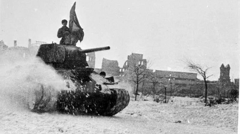 Dramatic World War II combat footage - Battle of Stalingrad 1942-1943