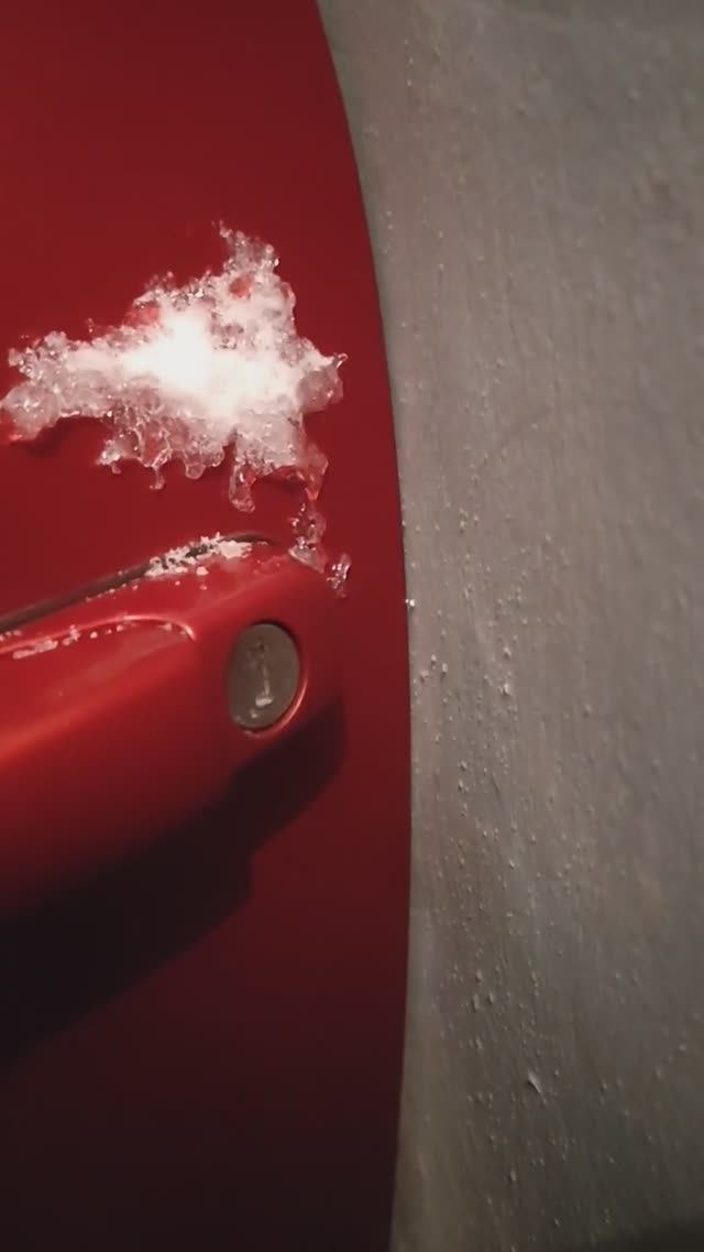 Лайфхак для владельцев маленьких гаражей | Как не царапать краску? #shorts