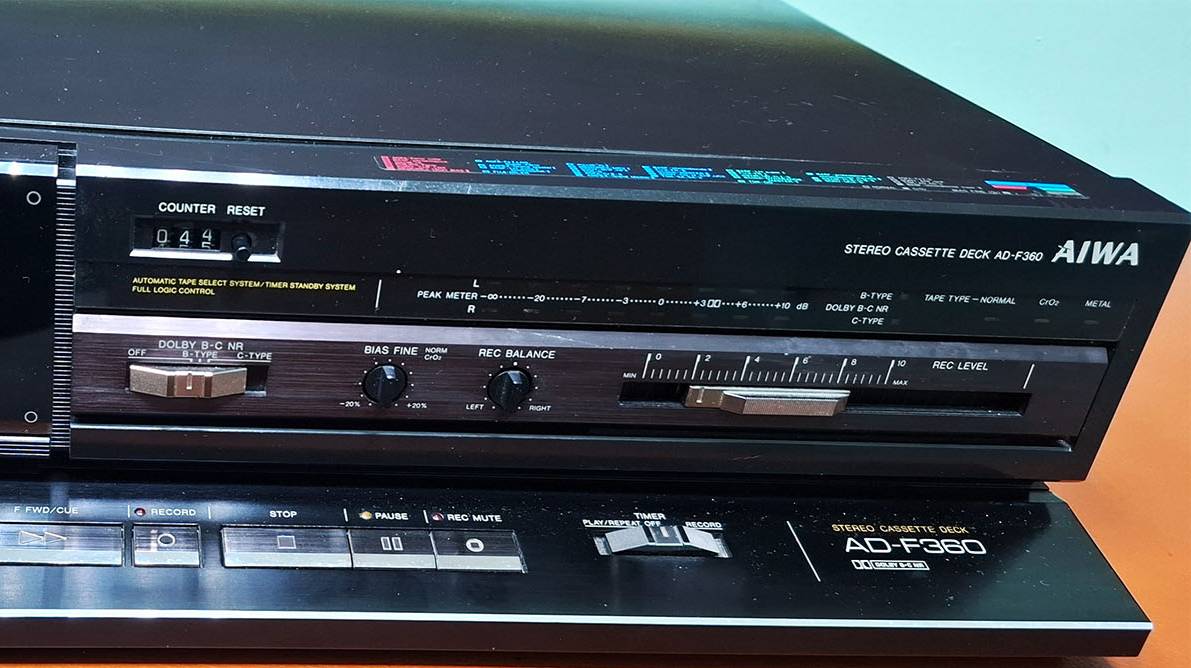 обзор кассетной деки AIWA AD-F360 1987 год.
