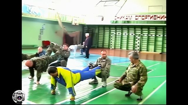 Аркадий Алексеевич Кадочников объясняет основы нижней акробатики. 5