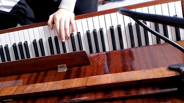 как сыграть на пианино грени