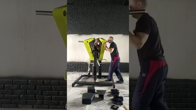 Сборка тренажера D925 Нижняя тяга сервисной службой DHZ Fitness