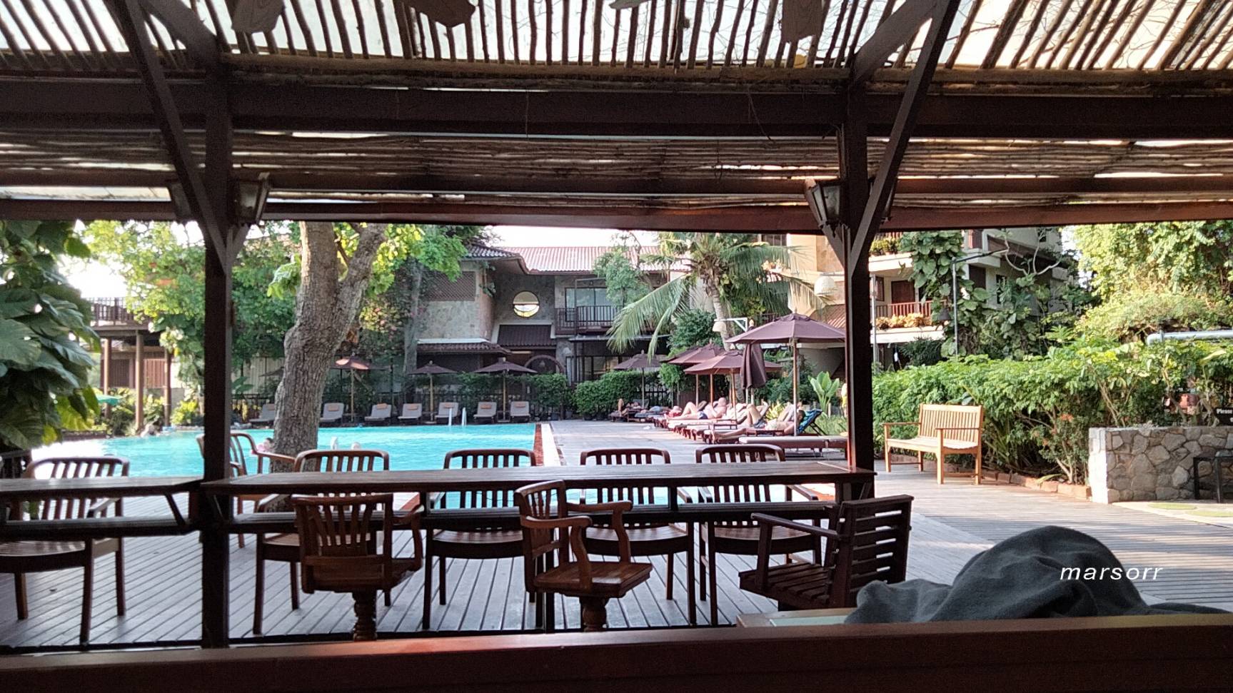 просто кафешка cabbages&condoms ч.4 двор, уютный уголок