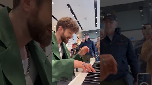 Еще один сюрприз от Тэдди Суимса в торговом центре... 🤯🤯