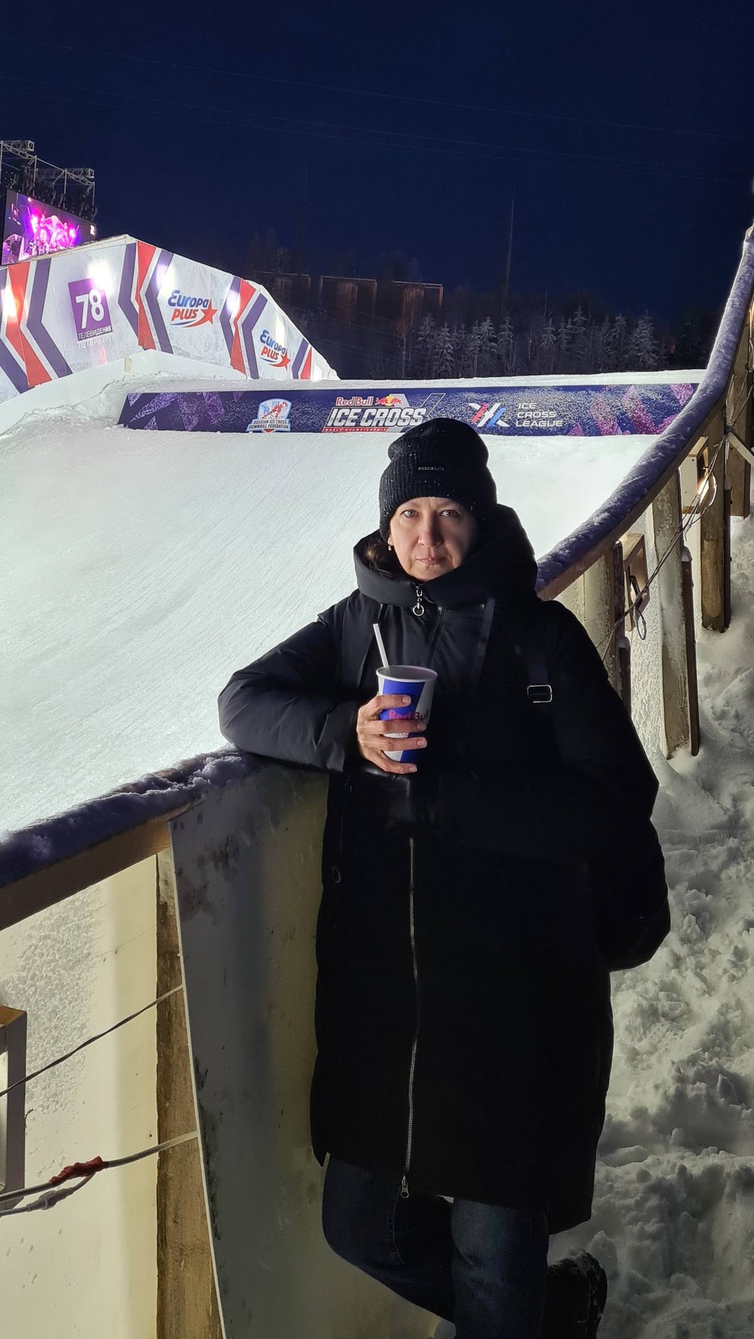 Соревнования по скоростному спуску на коньках в Игоре.