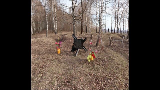 Памятник строителям оборонительного рубежа установлен возле села Жайск Павловского района.