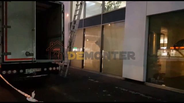 Демонтаж и вывоз рекламной конструкции.