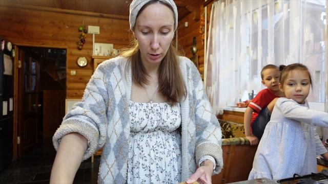 Кухонный влог с детьми | Готовим куриный суп | Как проходят будни с погодками?