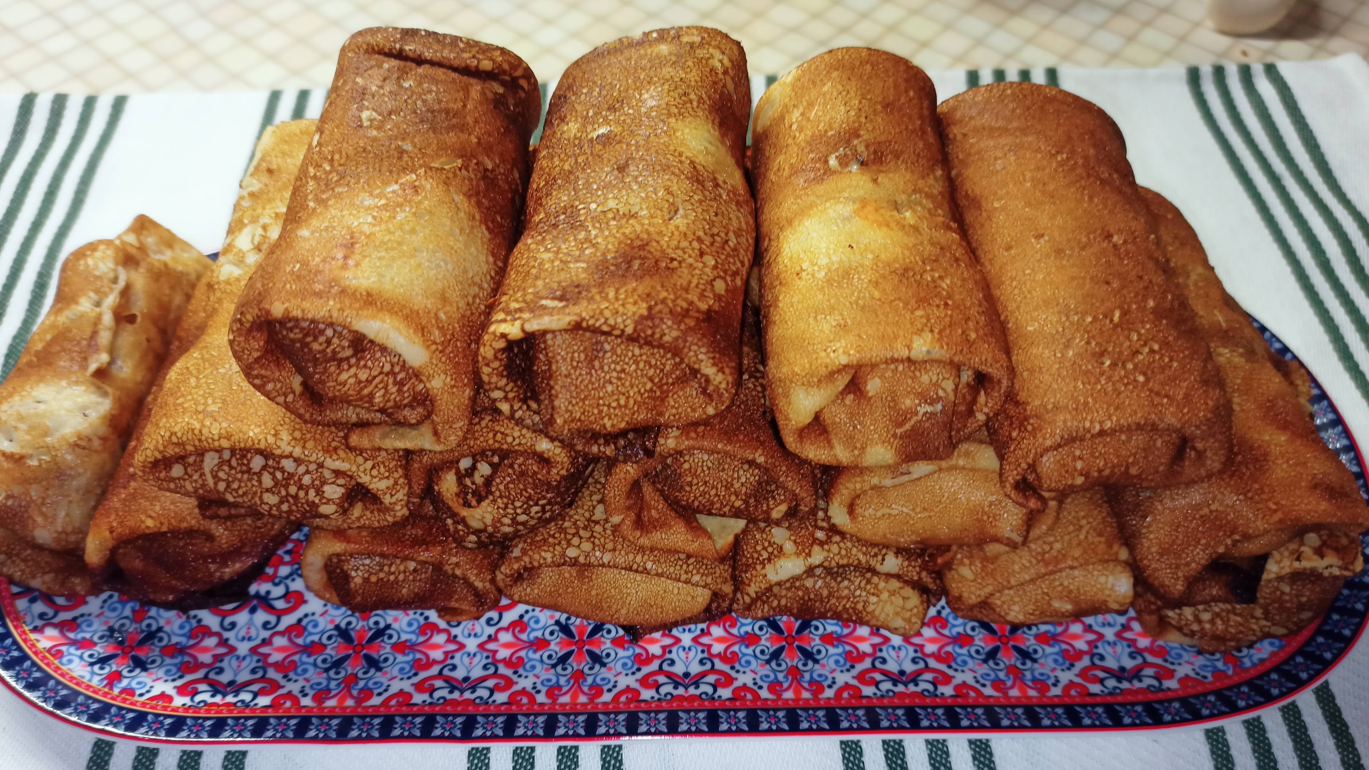 Блины с сочной сытной Мясной начинкой.