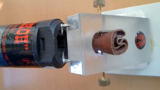 Стреляющий шокер-дубинка "Скорпион-350" пробивает толстые слои кожи