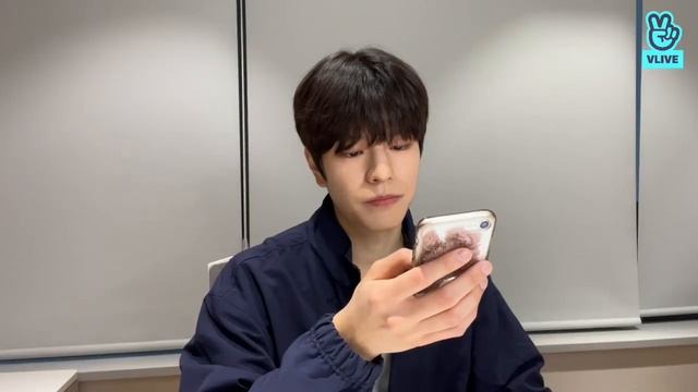 Stray Kids Vlive
Трансляция Сынмина (Aug 07 2021)
Маленькое счастье Сынмина, EP.27  🐶 И снова!
