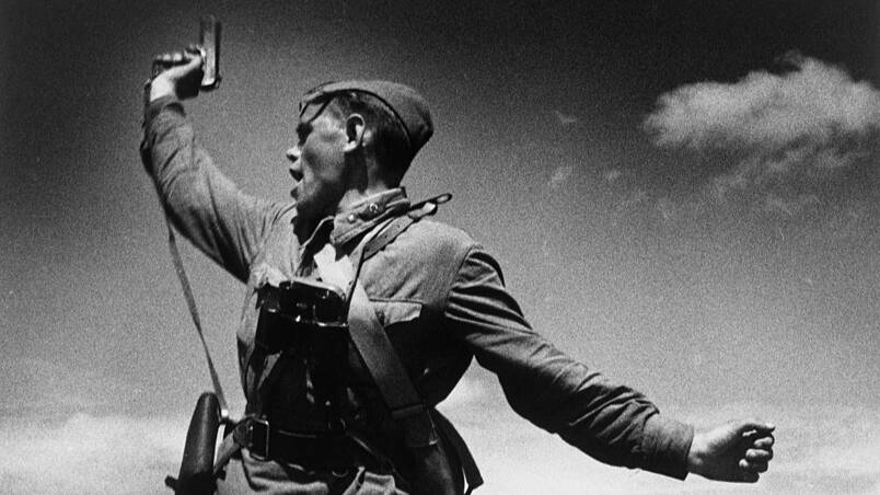 Dramatic World War II combat footage from the Eastern Front 1941-1942 Hell on Earth