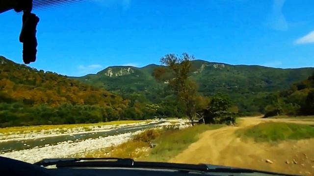 Джип- тур в горы к водопадам , красивая природа и музыка.