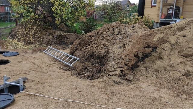 Септик из колец и фильтрующий колодец для нескольких строений.