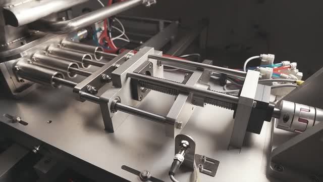 Mentpack ISM600 L4 - машина для упаковки жидких продуктов в саше