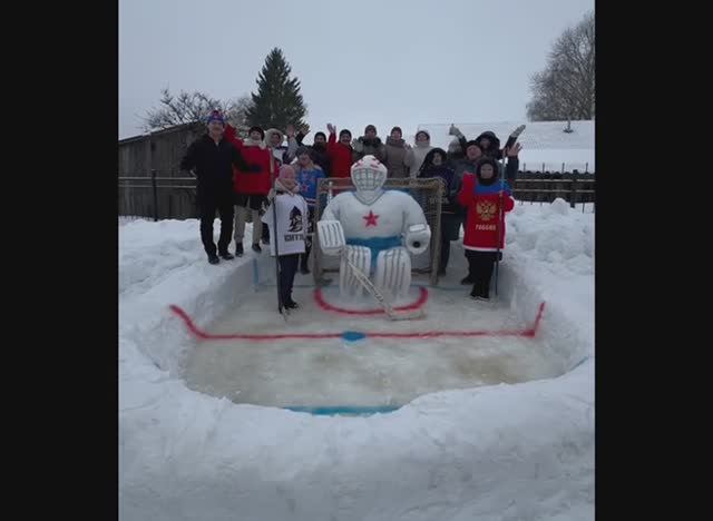 Снежная скульптура "Вратарь – символ мужества и командного духа!"