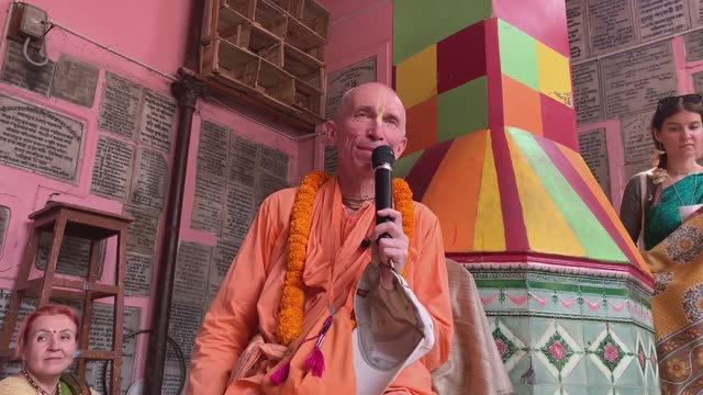 Видео от Е.С. Бхакти Ратнакар Амбариши Свами