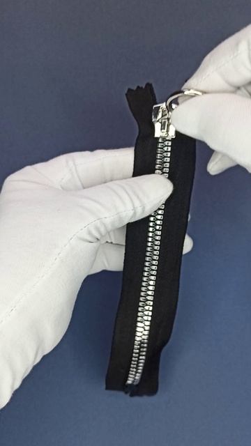 Молния пластик неразъемная Т-8 черная/никель с кольцом 18см. Артикул 06043