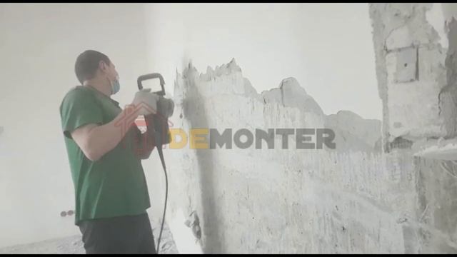 Очистка ремонта с потолка и стен.