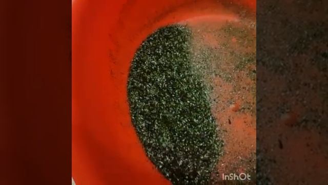 Икра...черная. И похожа на настоящую. (360p)