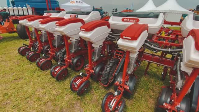 Точность и надежность: OZDUMAN HVMD-8 сеялка для опытных фермеров