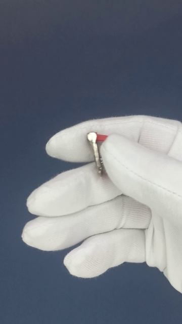 Крючки шубные пластик красный ВН 2х1,5 см .Артикул 04409