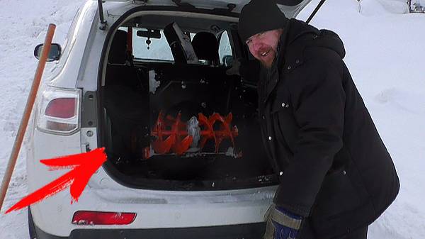 ВСЕ СВЕРКАЕТ И ТРЕЩИТ - МЫ ОСТАЛИСЬ БЕЗ СВЕТА НА 2 ДНЯ В ДЕРЕВНЕ, - КАК ВЫЖИВАЛИ?