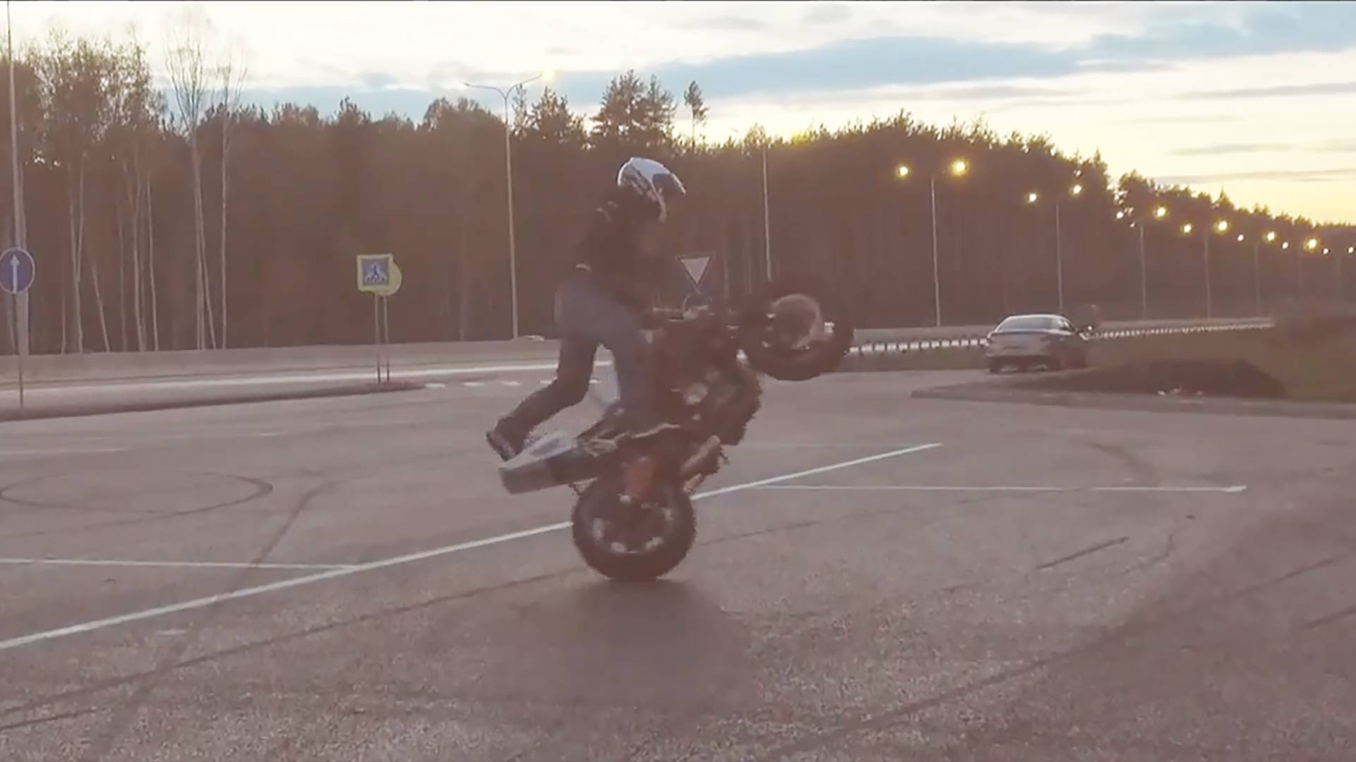 Стантрайдинг в исполнении Дмитрия Трифонова, основателя МотоАкадемии Екатеринбург