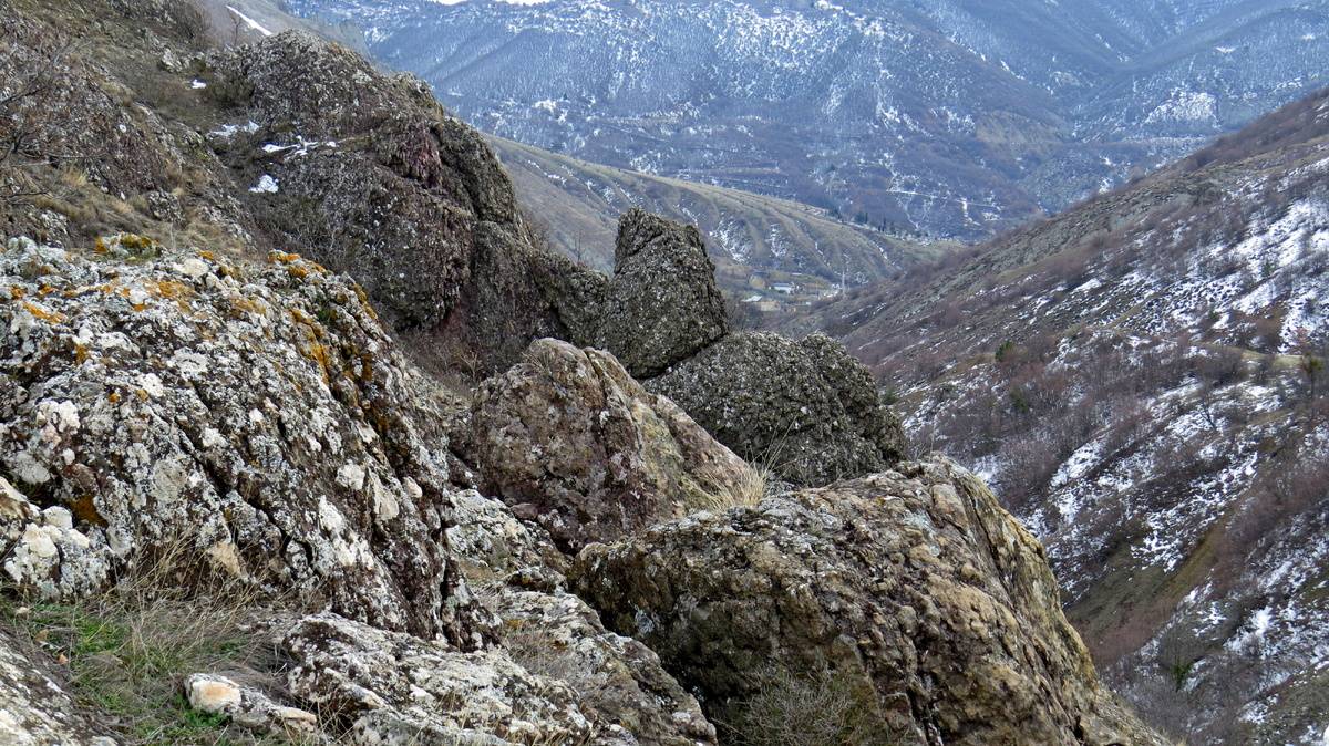 По неизведаному ущелью. Междуречье.