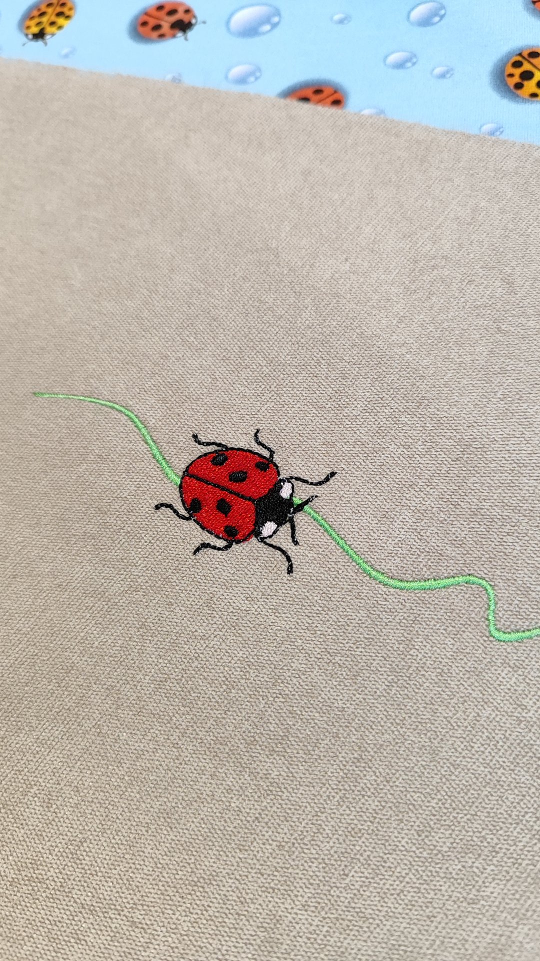 А я ещё и вышиваю 🐞