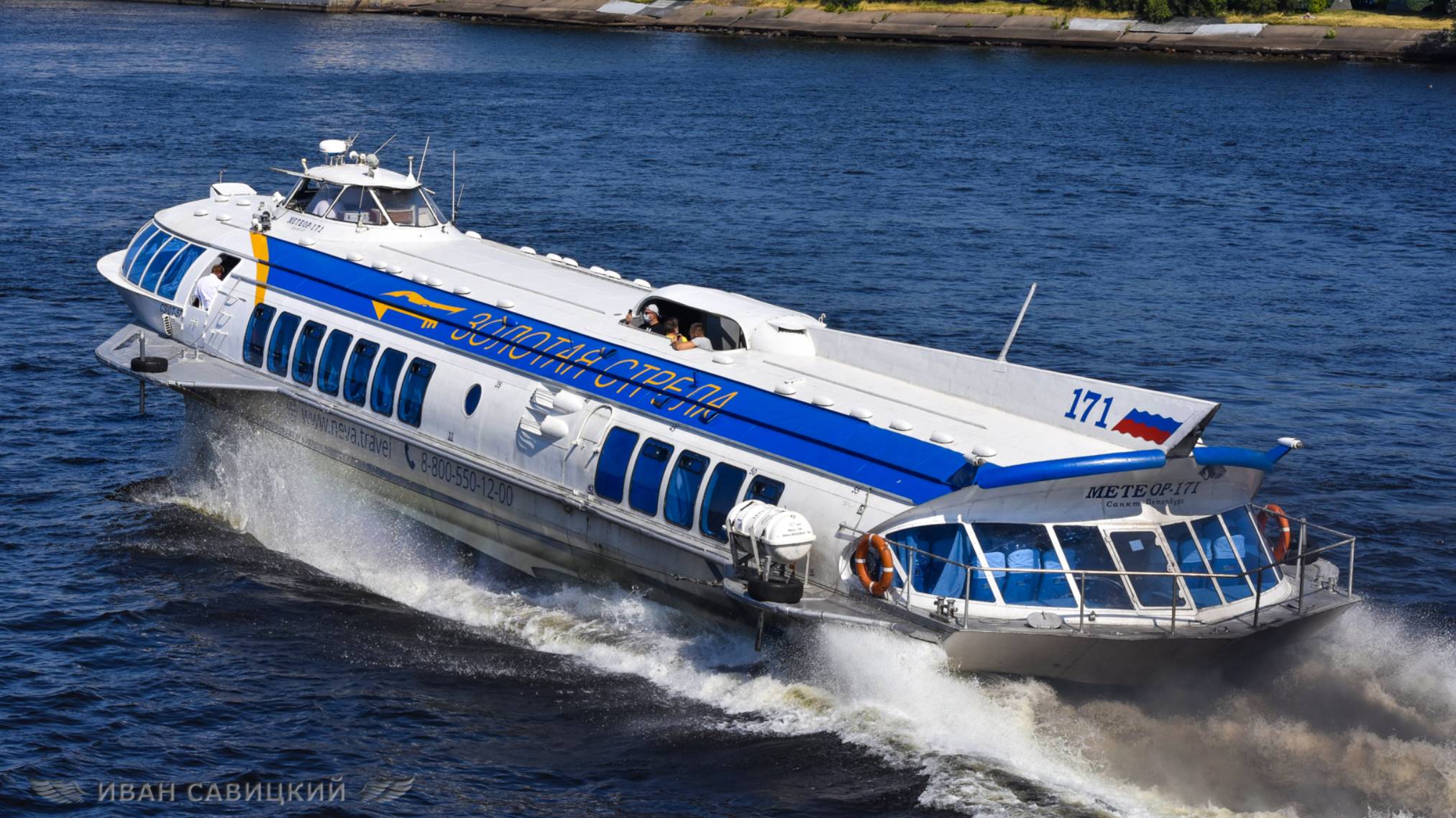 Теплоходы Метеор-закат эпохи скоростных гигантов на Неве