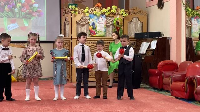 Весенний оркестр. Группа №6 "Искорки"