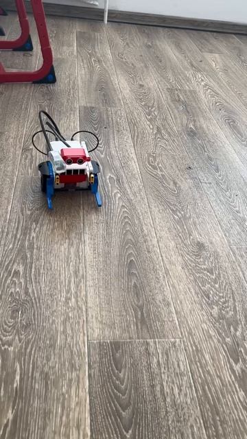 Выставка НТТ-2025. Кузнецов Александр, 13 лет. Робомашинка