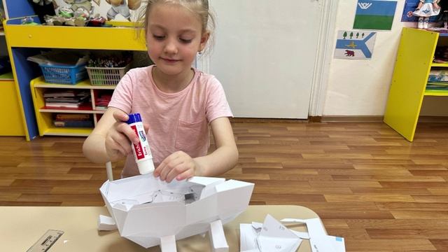 Выставка НТТ-2025. Евтушенко Василиса, 6 лет. Вертолет.