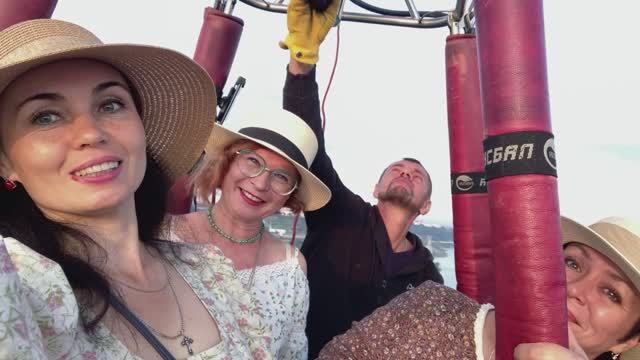 Трое в корзине не считая пилота