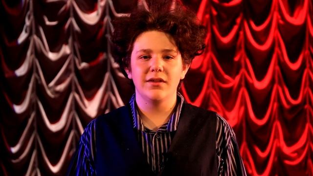 Бабушка со знаменем. Читает Егор Маликов.