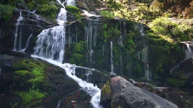 РАССЛАБЛЯЮЩАЯ МУЗЫКА СО ЗВУКАМИ ВОДОПАДА.