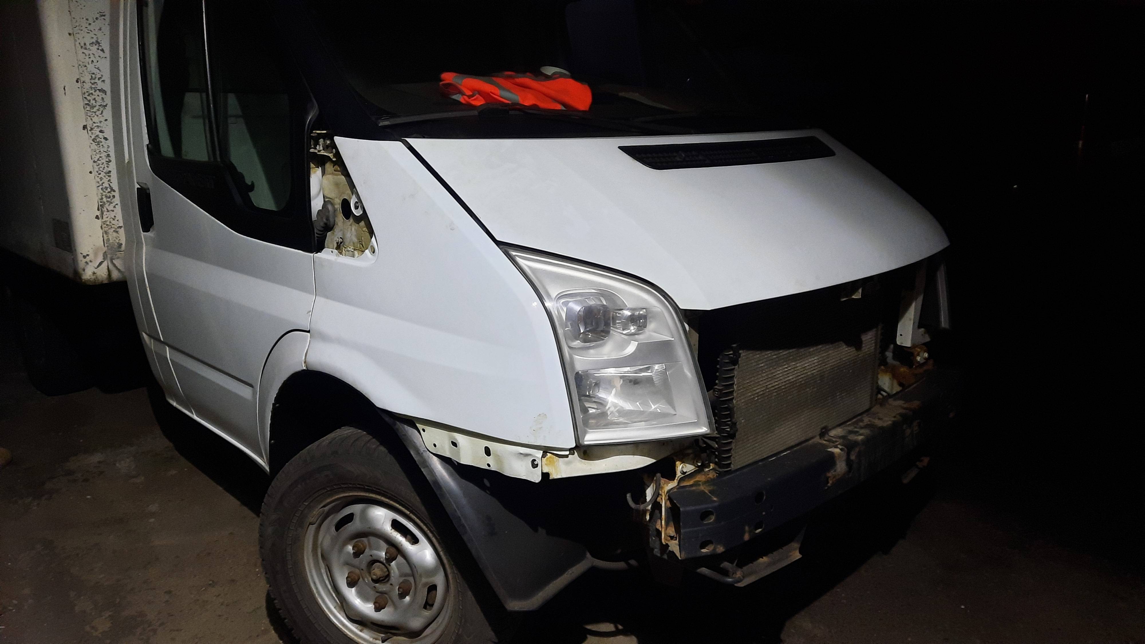 Форд Транзит 7 2010. Крылья, бампер и подкрылки