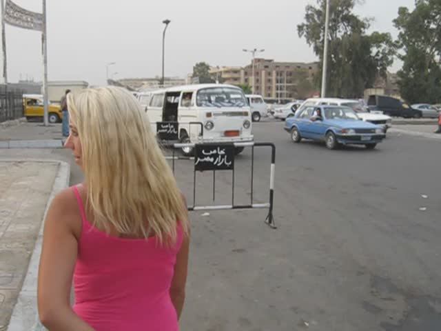 Шлындаем где-то в  Каире,около Музея Папируса.