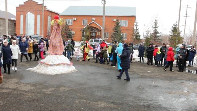 Ручеёк вокруг масленицы