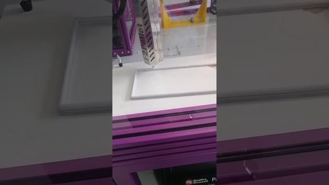 Робот с полимерным экструдером в учебном заведении