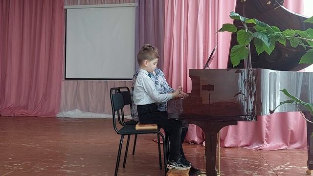 Филин Кирилл, Евсеева Людмила Аркадьевна. Муз. Островского сл Л. Ошанина «Солнечный круг».