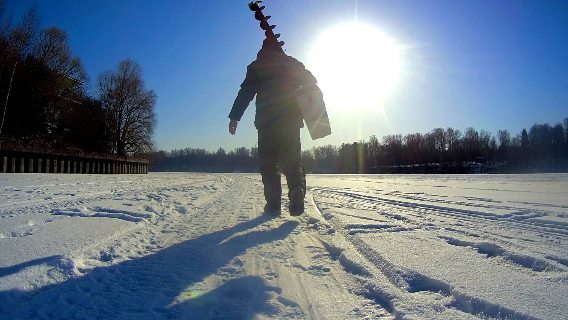 СНАЧАЛА "ВЕДЬМА", потом ШАРИК. Рыбалка на ИСТРЕ в конце февраля.